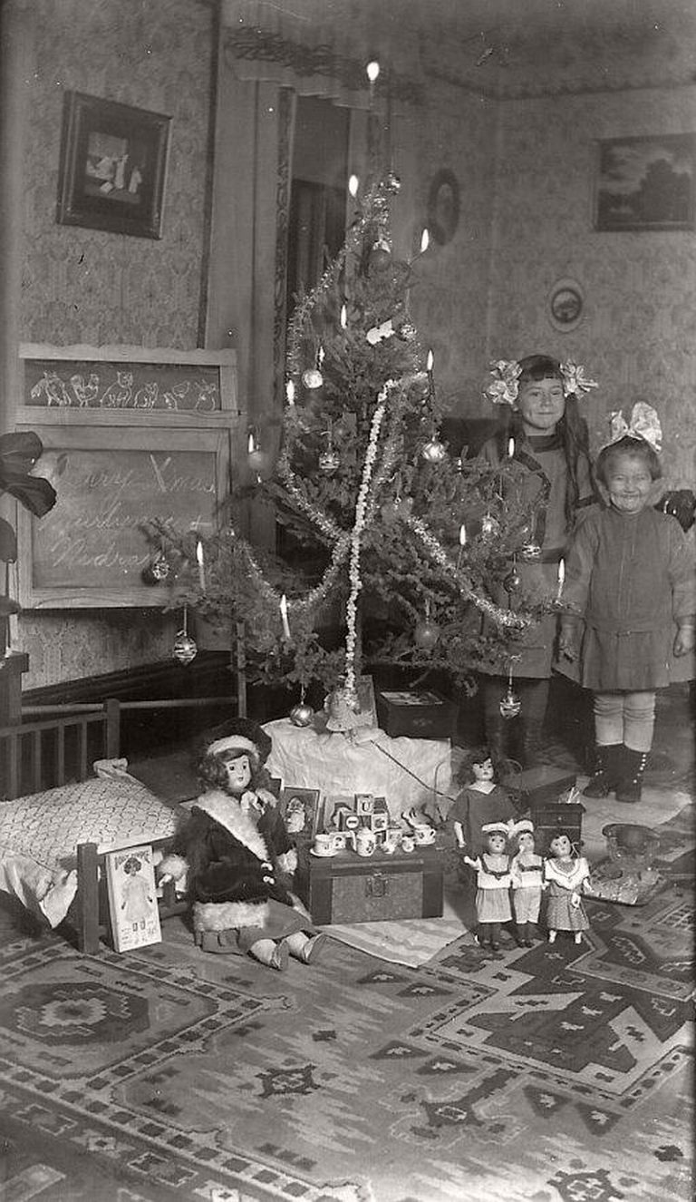 Vintage: Children Celebrating Christmas (1900s) | MONOVISIONS - Black ...