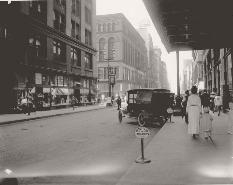 Vintage: Streets of St. Louis, Missouri (1900s) | MONOVISIONS - Black ...