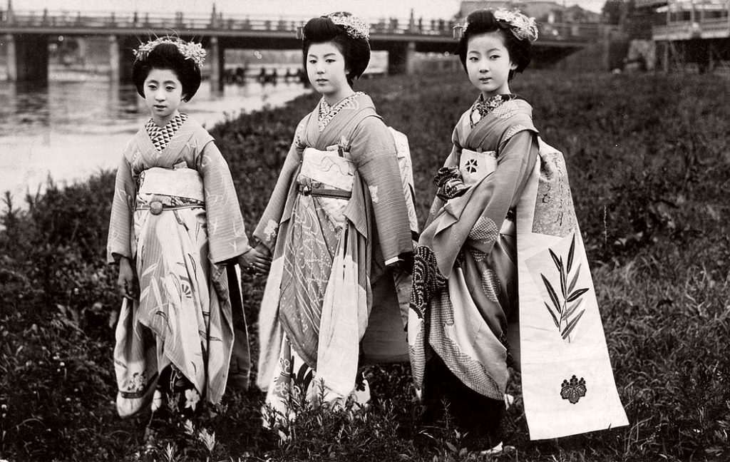 Vintage Japanese Maikos And Geikos Girls Taisho Period 1910s 1920s