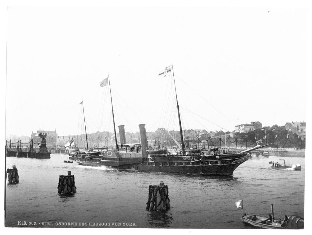Vintage: Steamships of Victorian-era | MONOVISIONS - Black & White ...